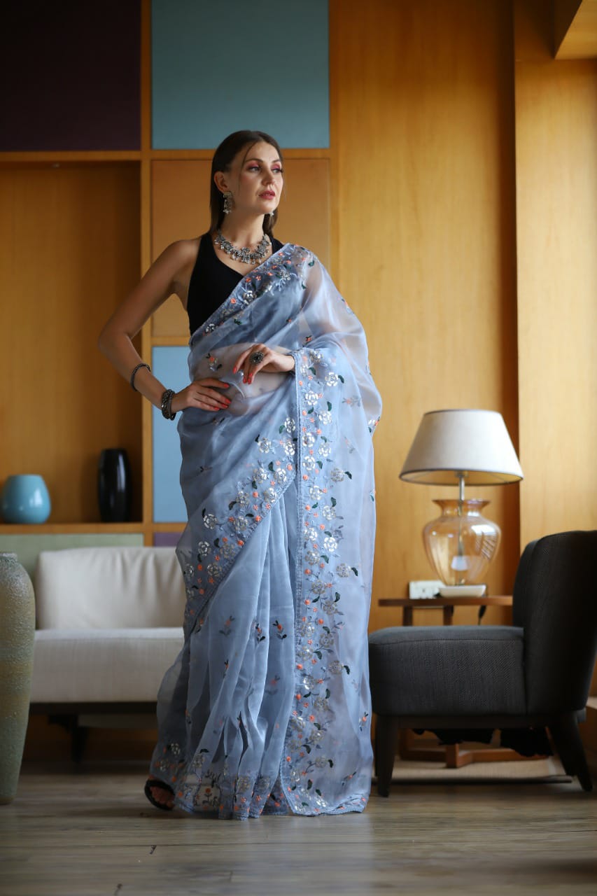 Buy AVANTIKA SAREE at Low Prices - Akhand Wholesale